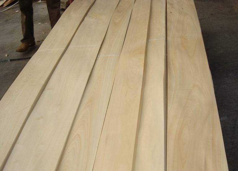 Sliced Natural Chinese Maple Wood Veneer Sheet Sliced Natural Chinese Maple Wood Veneer Sheet